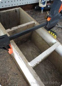 DIY Pallet Trough with Dividers