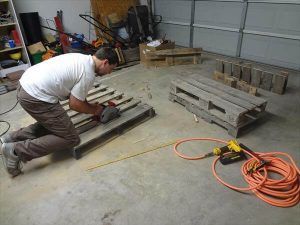 Tutorial: DIY Pallet Bench