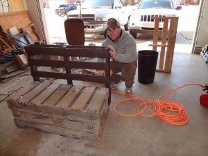 Tutorial: DIY Pallet Bench