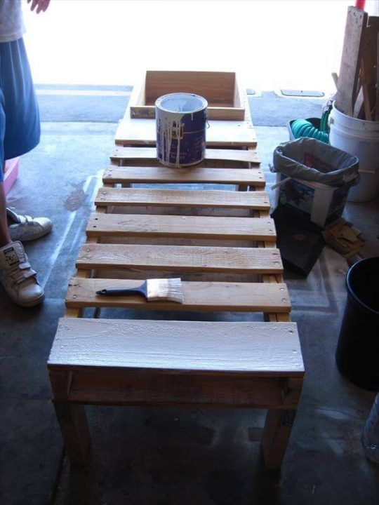 DIY Pallet Bench Instructions with Planter Box