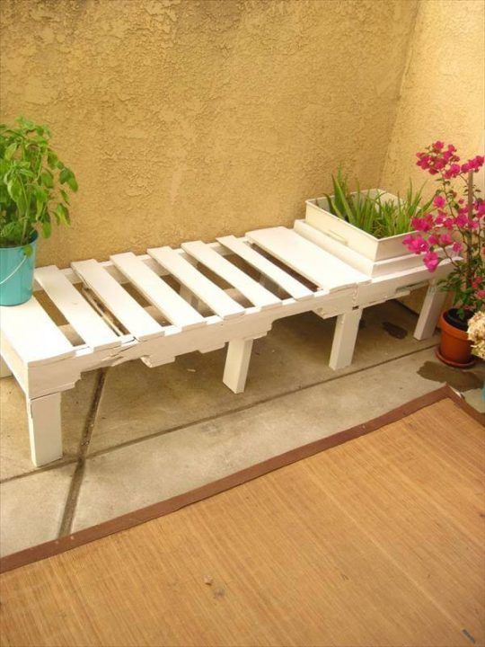 DIY Pallet Bench Instructions with Planter Box