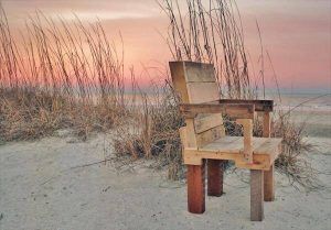 DIY Boss Pallet Chair For Beach