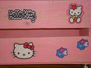 DIY Pallet Crate With Casters - Storage Box