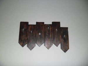 DIY Pallet Wood Key Rack