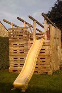 DIY Wood Pallet Playhouse