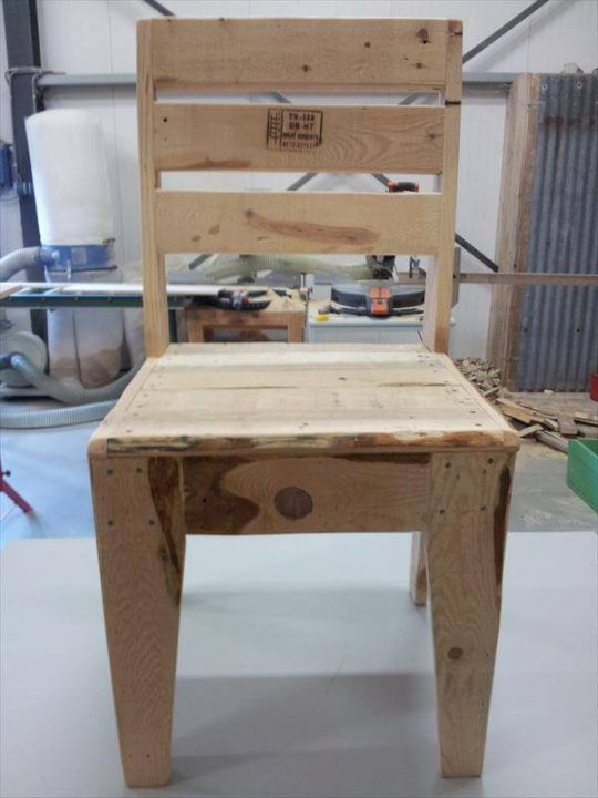 DIY Pallet Wood Chair