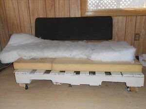 DIY Pallet Couch Makeover