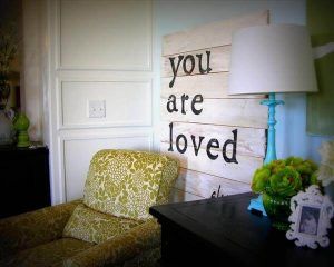 DIY Pallet Love Wall Sign
