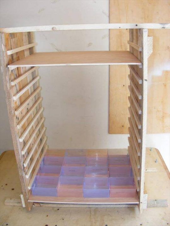 Pallet Tool Storage Cabinet: DIY Tutorial