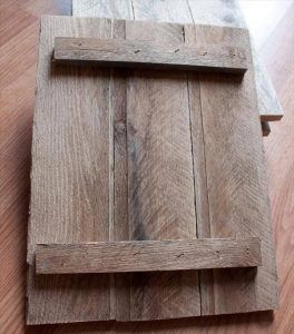 DIY Wood Pallet Photo Frames Tutorial