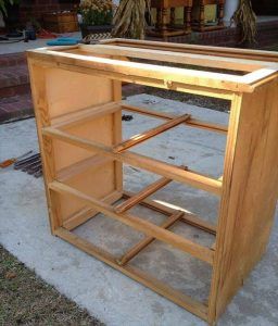 Refurbished Vintage Chest Drawers: Pallet Tutorial