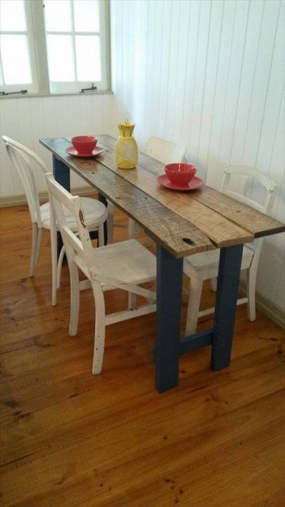 DIY Multipurpose Slim Pallet Table