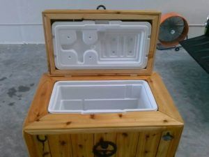 DIY Pallet Outdoor Ice Chest