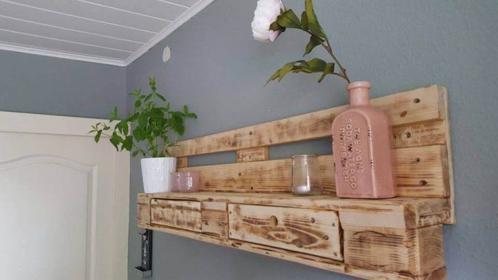 DIY Pallet Wall Shelf