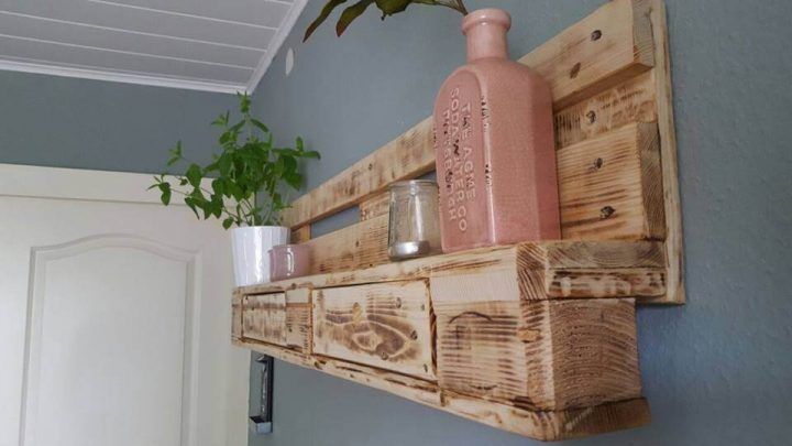 DIY Pallet Wall Shelf