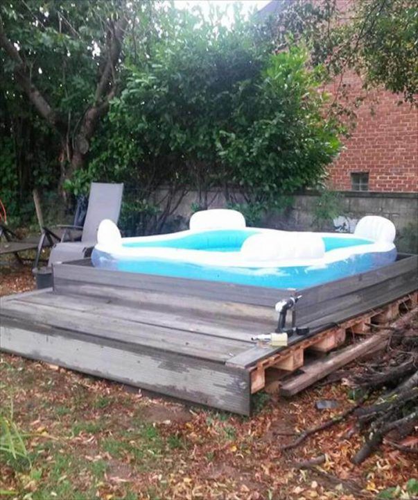 DIY Pallet Outdoor Platform Pool