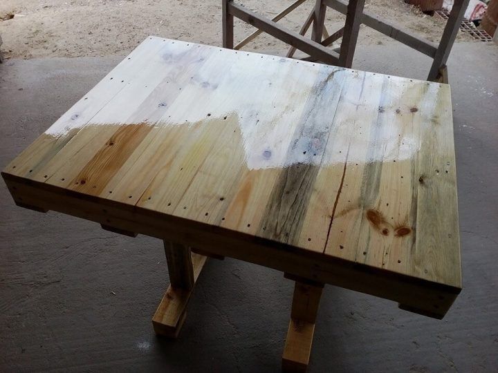 Pallet Dining Table - DIY