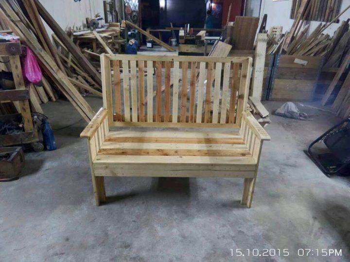 Garden Bench Made from Pallets