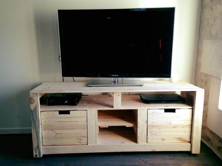 Pallet TV Unit