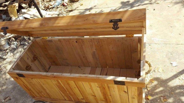 Wooden Pallet Chest / Trunk