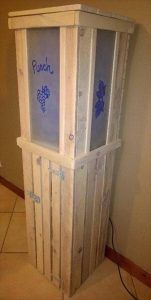 DIY Pallet Grape Juice Station