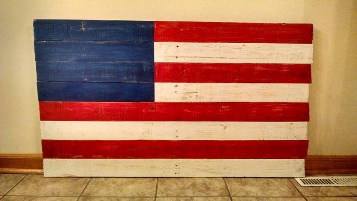 DIY Wood Pallet Flag Art