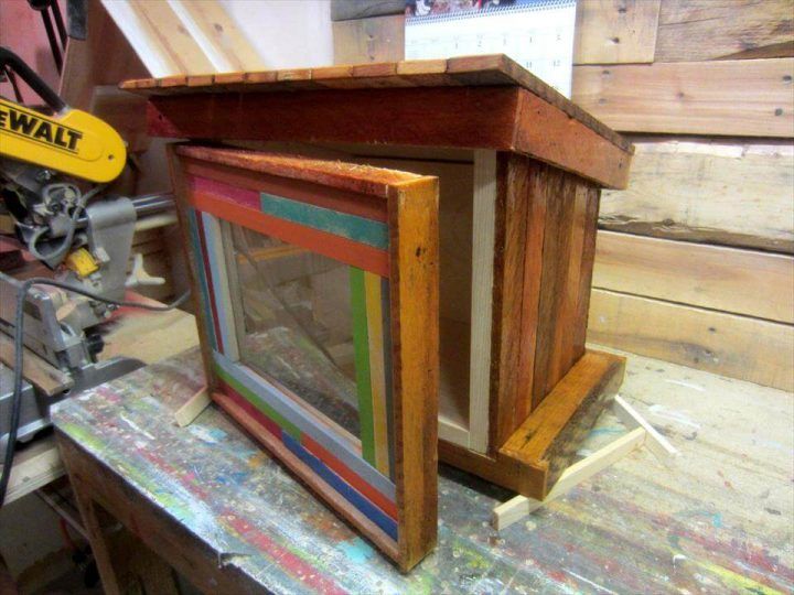 Build a Wooden Pallet Mailbox