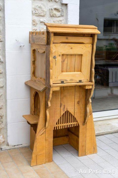 DIY Wooden Pallet Mailbox
