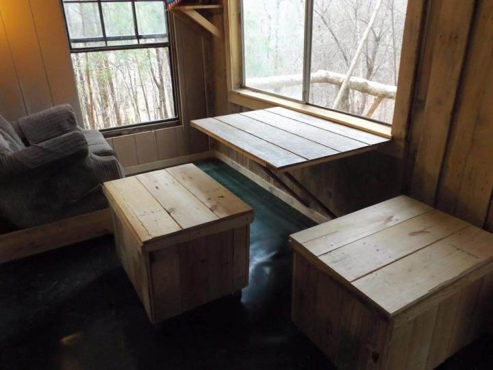 Outdoor Pallet Cabin