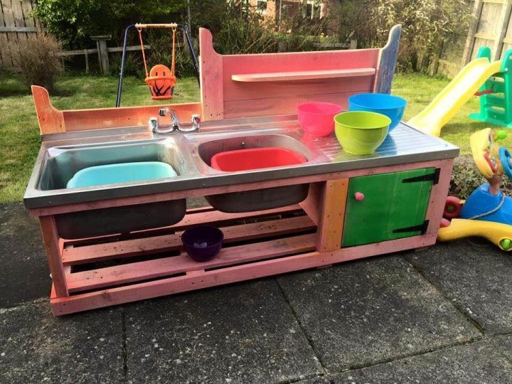 Recycled Pallet Mud Kitchen