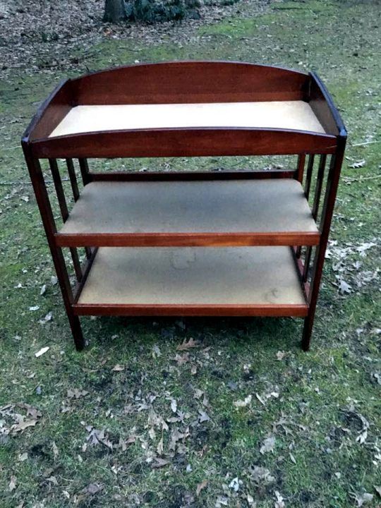 Old Changing Bench into Pallet Drink Stand