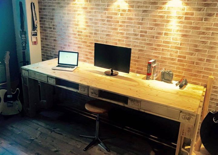 Must-have Pallet Computer Desk