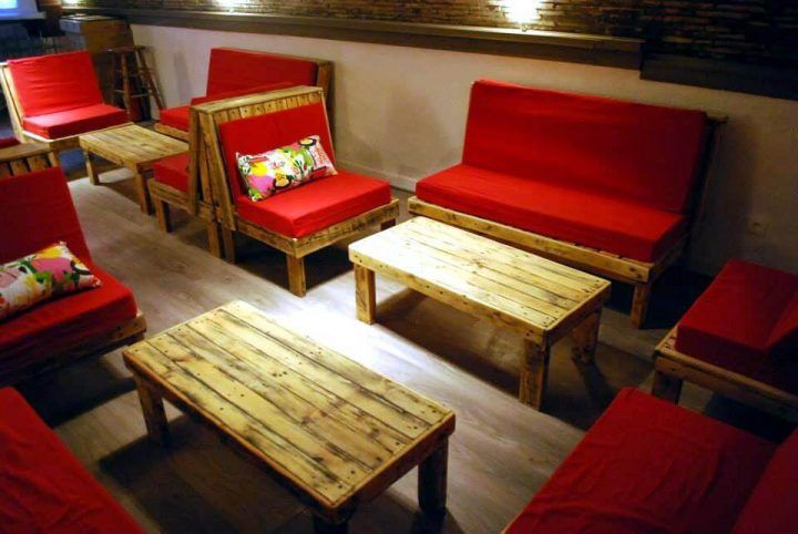 Pallet Restaurant (diy projects)