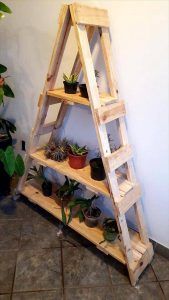 Pallet Ladder Shelf for Planters