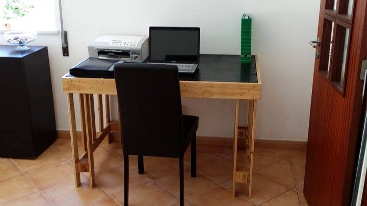 Wooden Pallet Computer Desk
