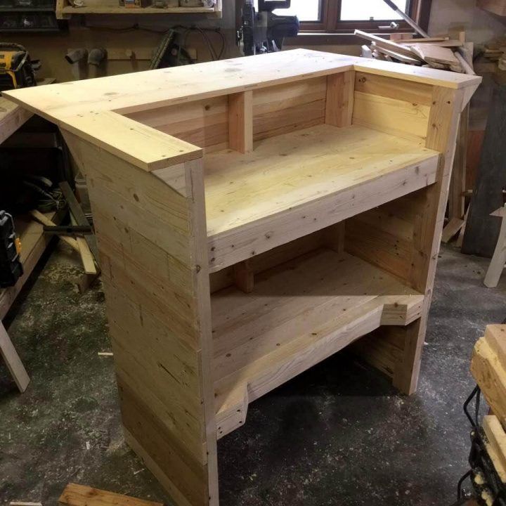 Repurposed Pallet Wood Bar Table