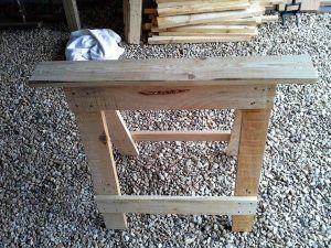 DIY Pallet Trestle Legs for Tables