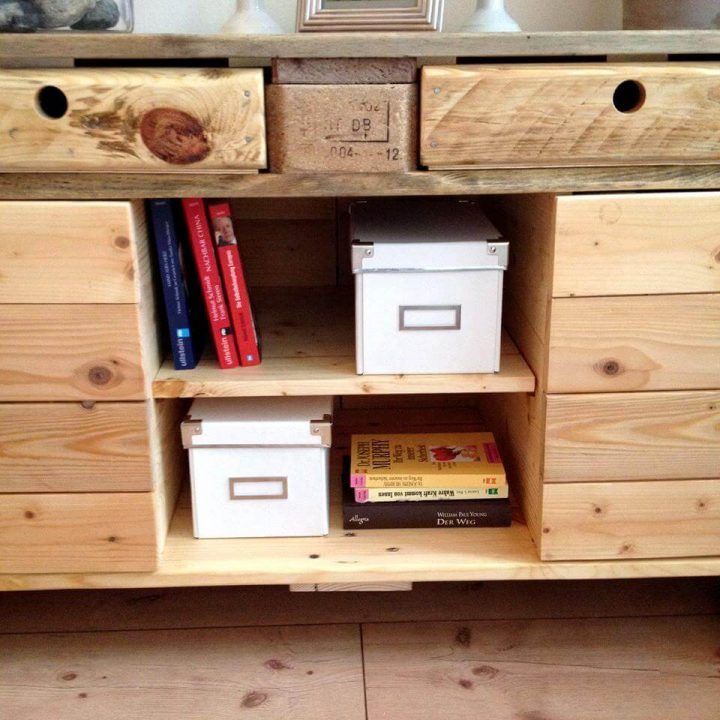 DIY Pallet Sideboard with Drawers & Cabinets